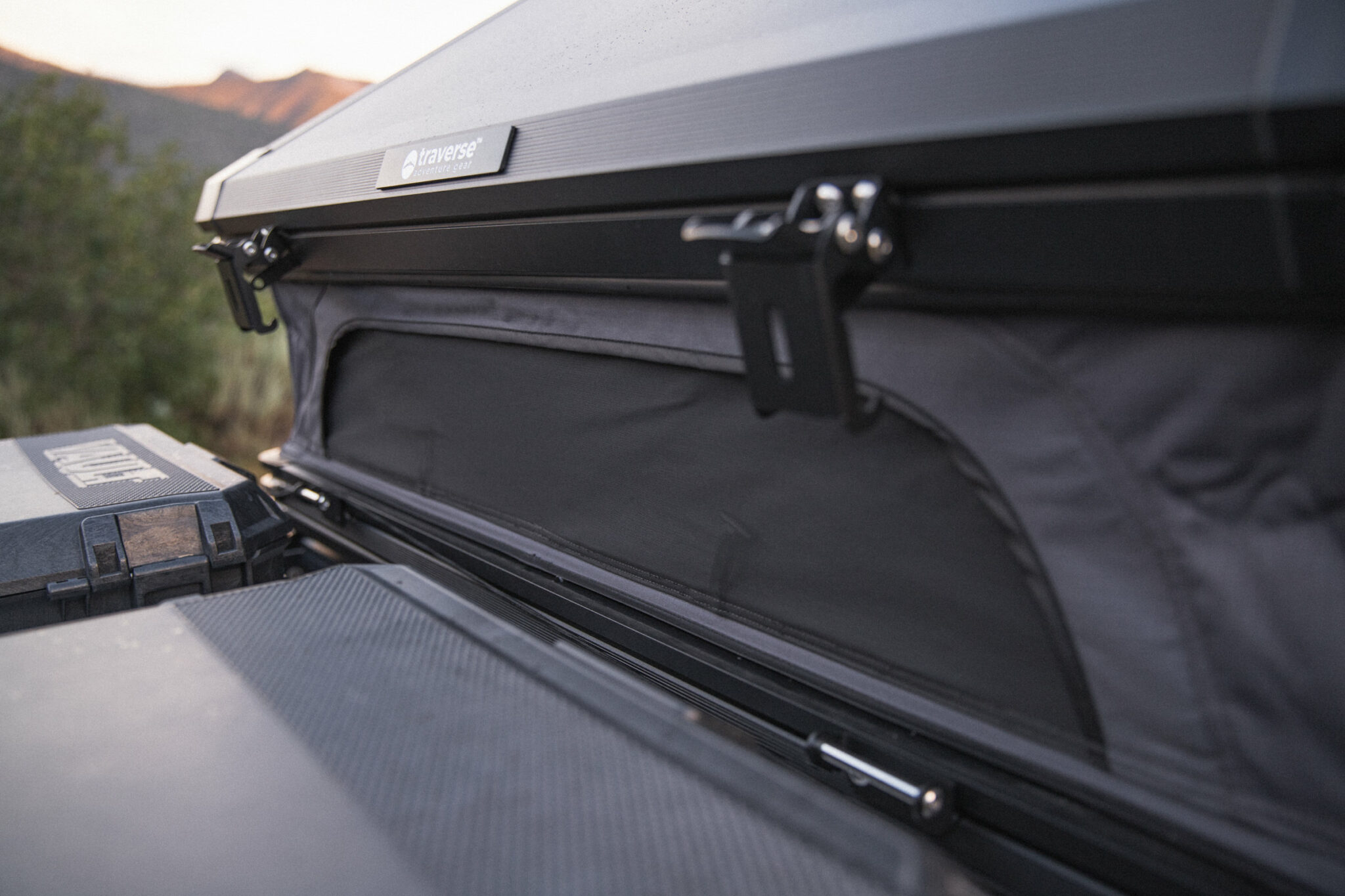 The Lookout Rooftop Tent - Traverse Adventure Gear