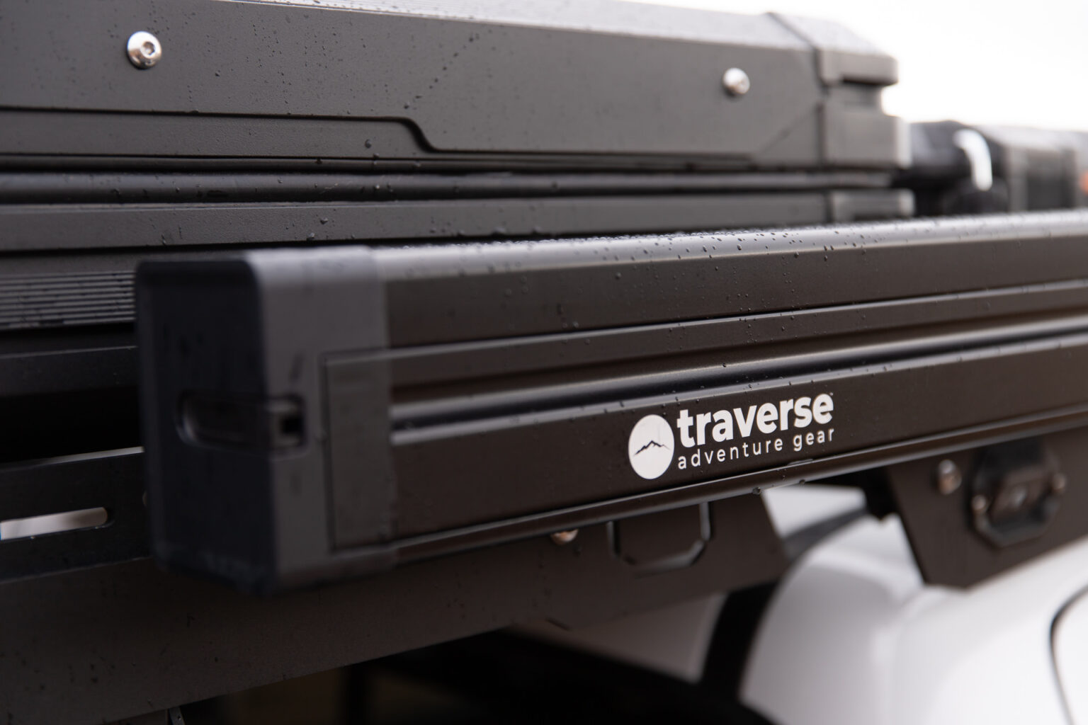 Solar Eclipse Pro Hard Case Retractable Vehicle Awning